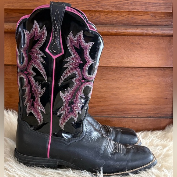 Ariat | Shoes | Ariat Tombstone Black Leather With Pink Stitching ...